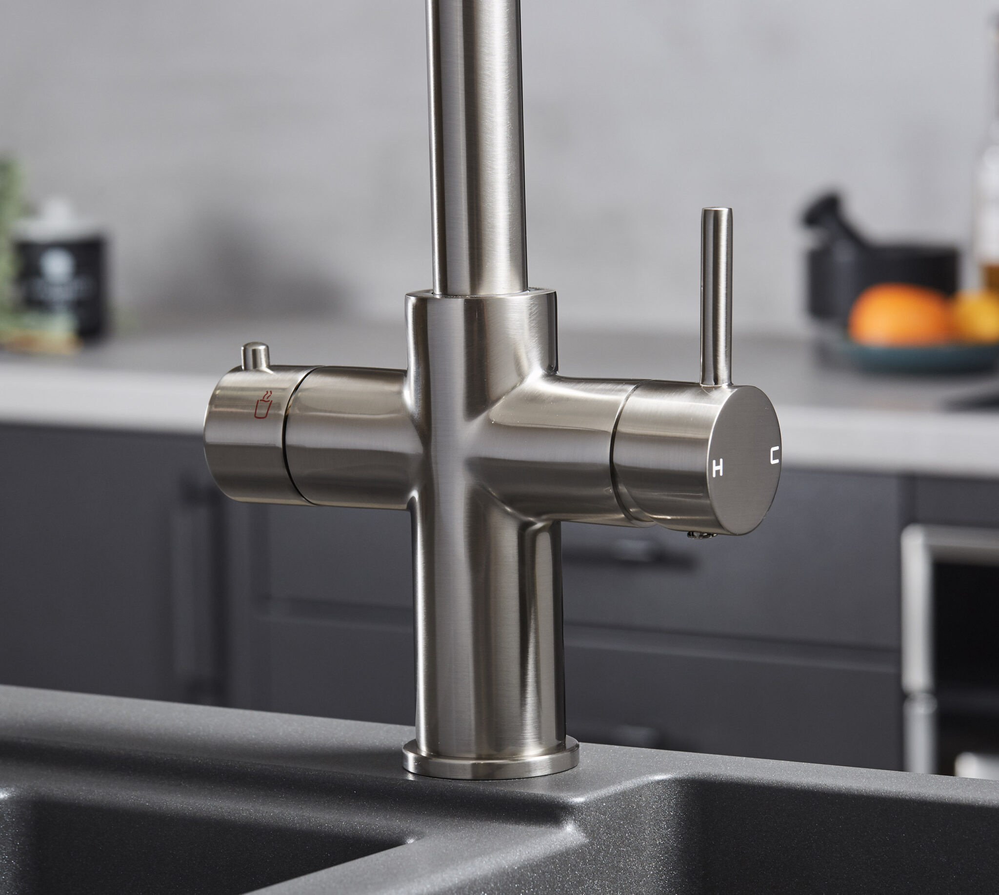 Astra 3-in-1 Taps: Boiling Water Tap with Pull-Out Hose