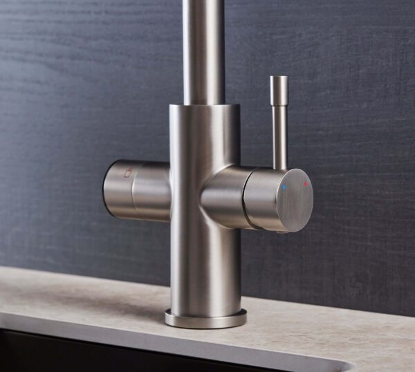 Platinum 4-in-1 Tap with Pull-Out Hose: Brushed Nickel