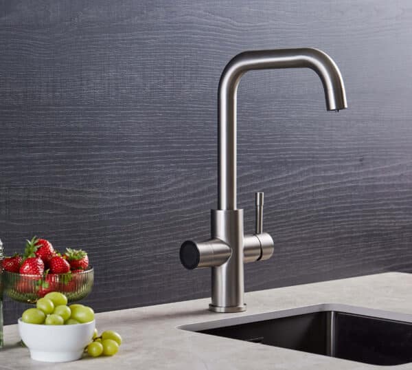 Platinum 4-in-1 Tap with Pull-Out Hose: Brushed Nickel