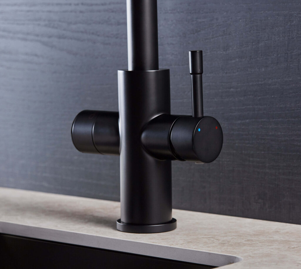 Platinum 4-in-1 Tap with Pull-Out Hose: Brushed Nickel